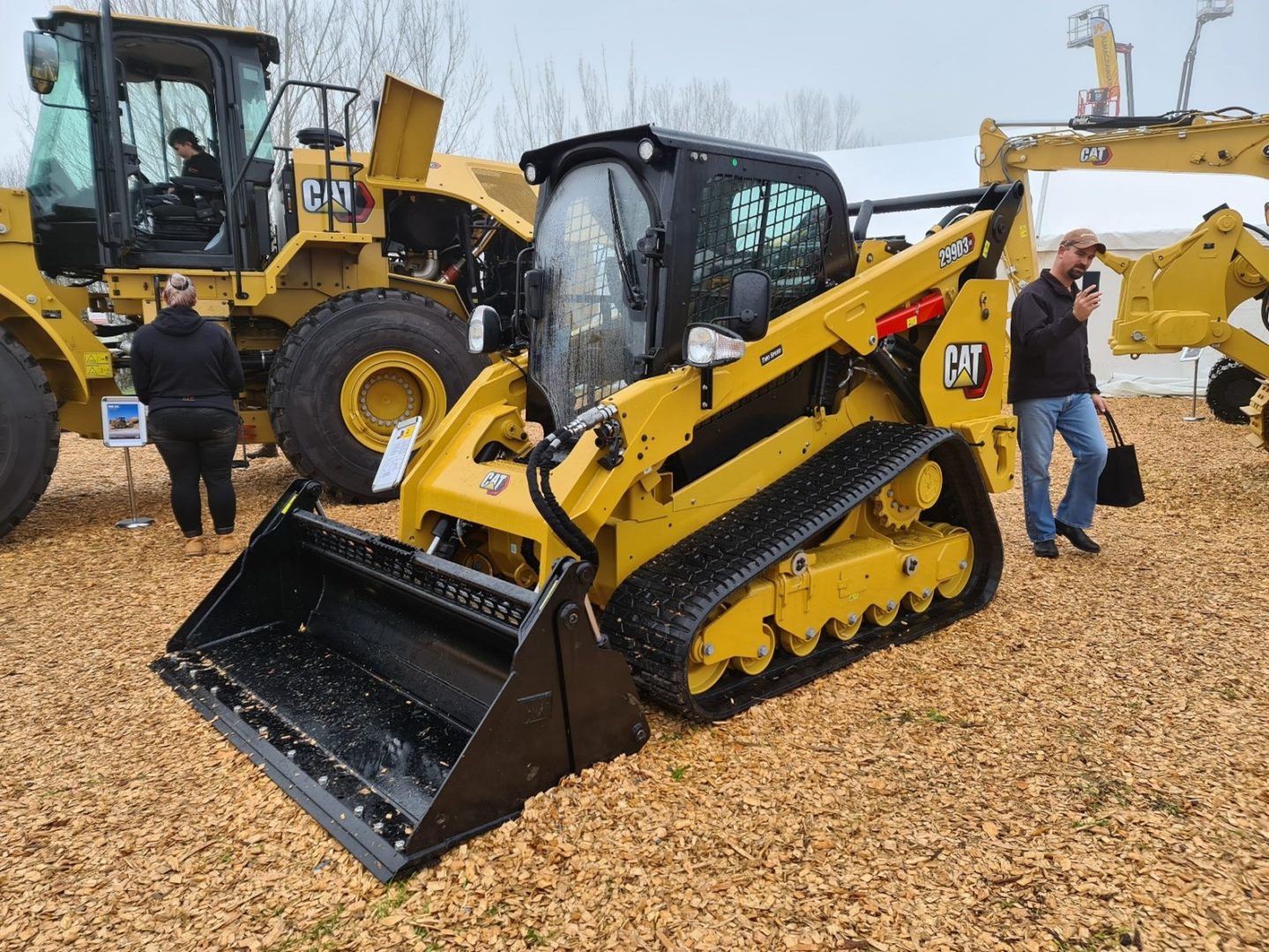 Heavy Machinery Display – What to Consider | MetroHire